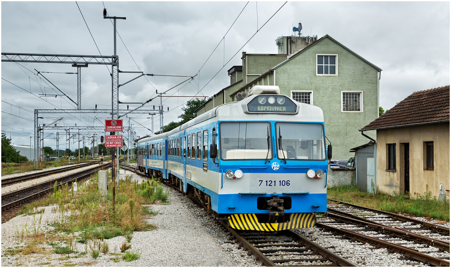 Mit dem Schnellzug durch die Hecke DCCCLXXX Foto & Bild | europe, balkans, croatia Bilder auf ...