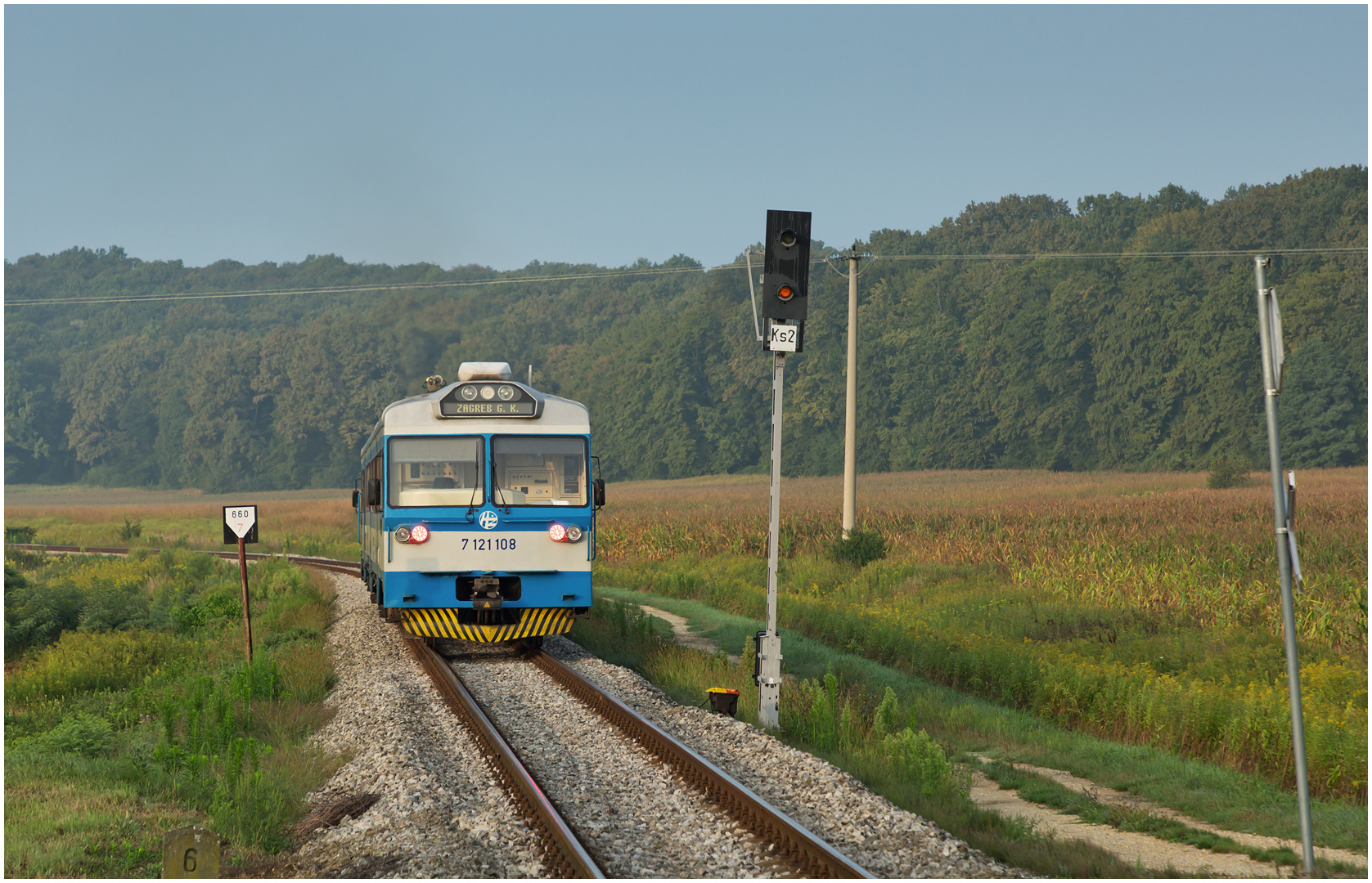 Mit dem Schnellzug durch die Hecke DCCCXCIV Foto & Bild | europe, balkans, croatia Bilder auf ...