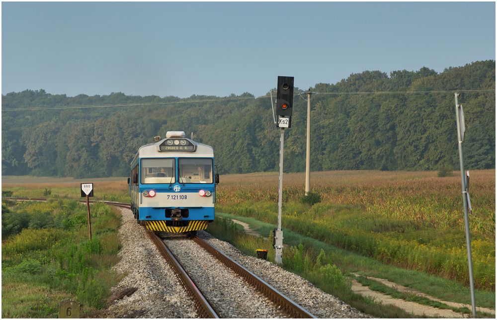 Mit dem Schnellzug durch die Hecke DCCCXCIV Foto & Bild | europe, balkans, croatia Bilder auf ...