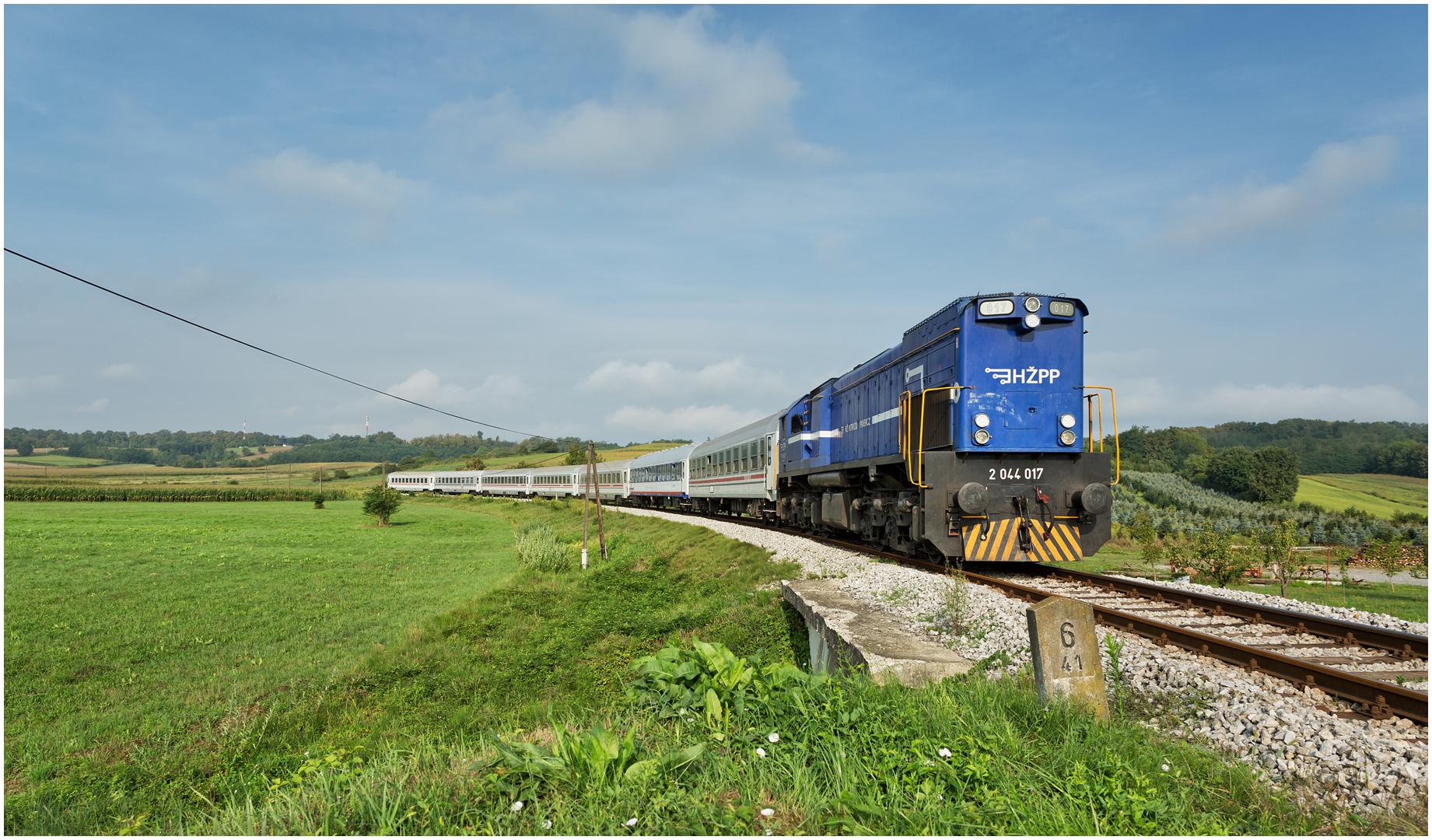 Mit dem Schnellzug durch die Hecke DCCCXCIX Foto & Bild | europe, balkans, croatia Bilder auf ...