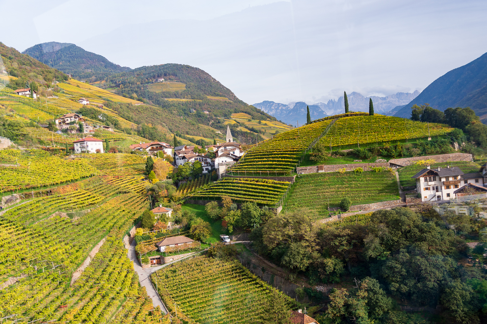 Mit der Rittner Seilbahn in die Altstadt von Bozen Foto & Bild | italy ...