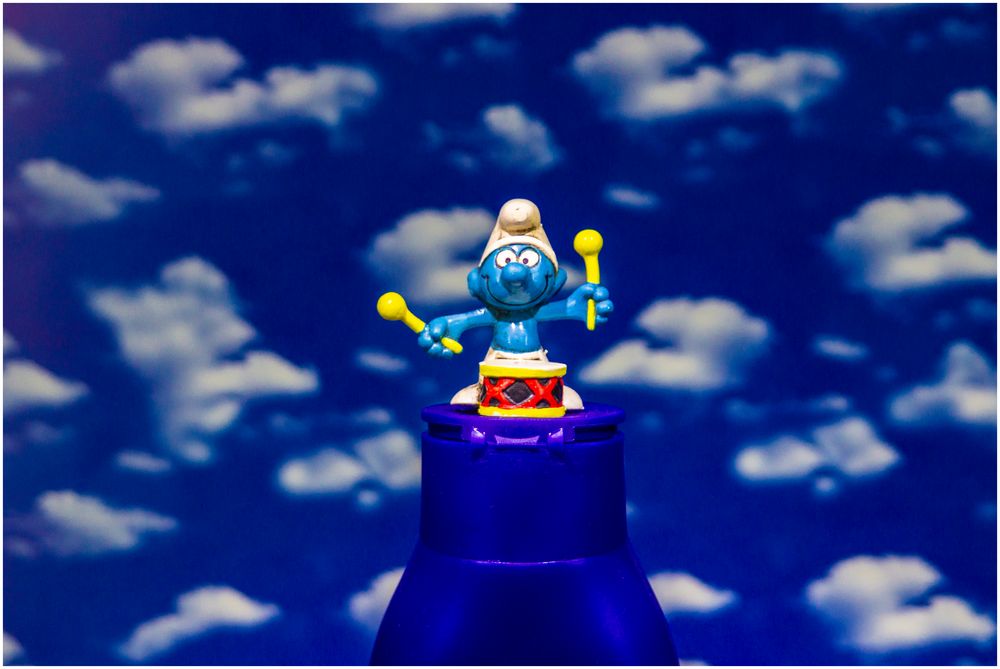 Mit einem TROMMEL-WIRBEL ... Foto & Bild | blue, spezial, blau Bilder ...