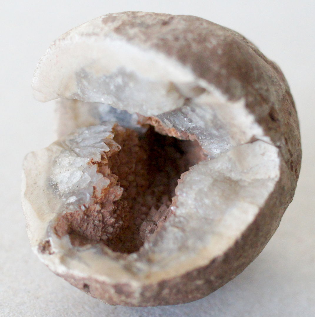 Mit Quarzkristallen gefüllte Druse Foto & Bild | sonstiges, steine ...