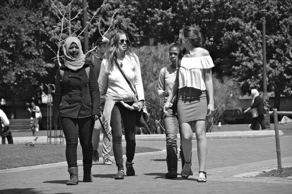 Miteinander Foto & Bild | streetfotografie mit menschen, menschen ...