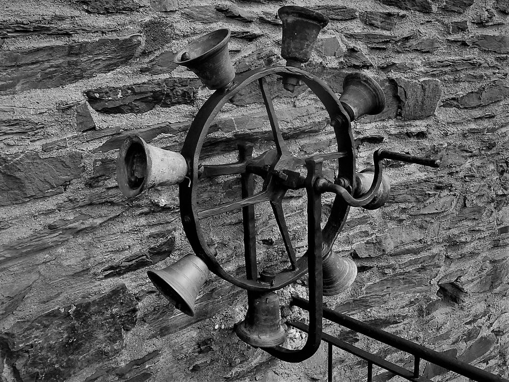 mittelalterliche Klingel Foto & Bild | spezial, dokumentation, outdoor ...