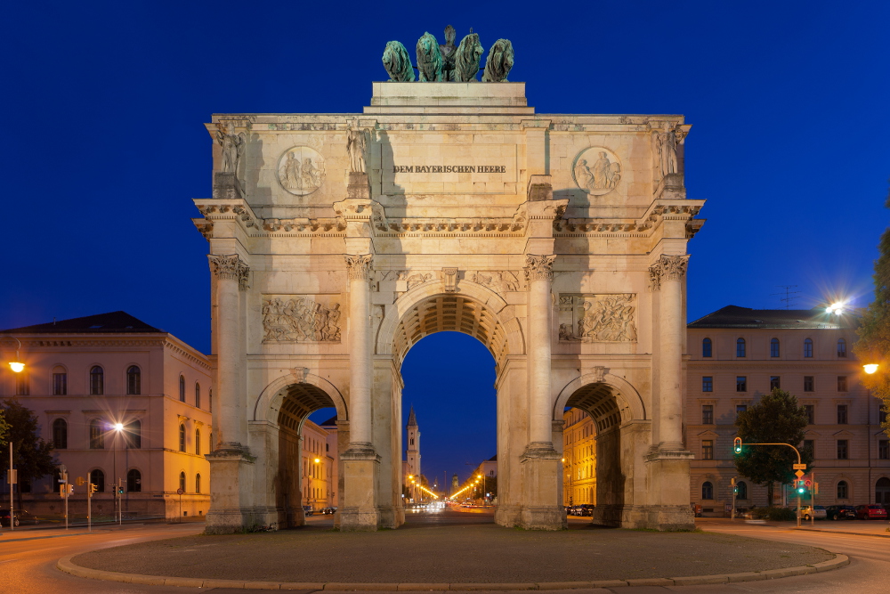 Mitten auf der Leopoldstraße ... Foto & Bild | deutschland, europe ...