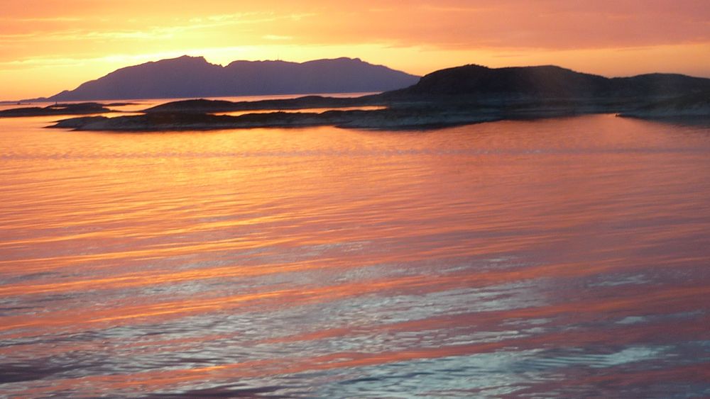 Mitternacht in Norwegen. Foto & Bild | europe, scandinavia, norway ... Mitternacht in Norwegen. Foto & Bild | europe, scandinavia, norway ...