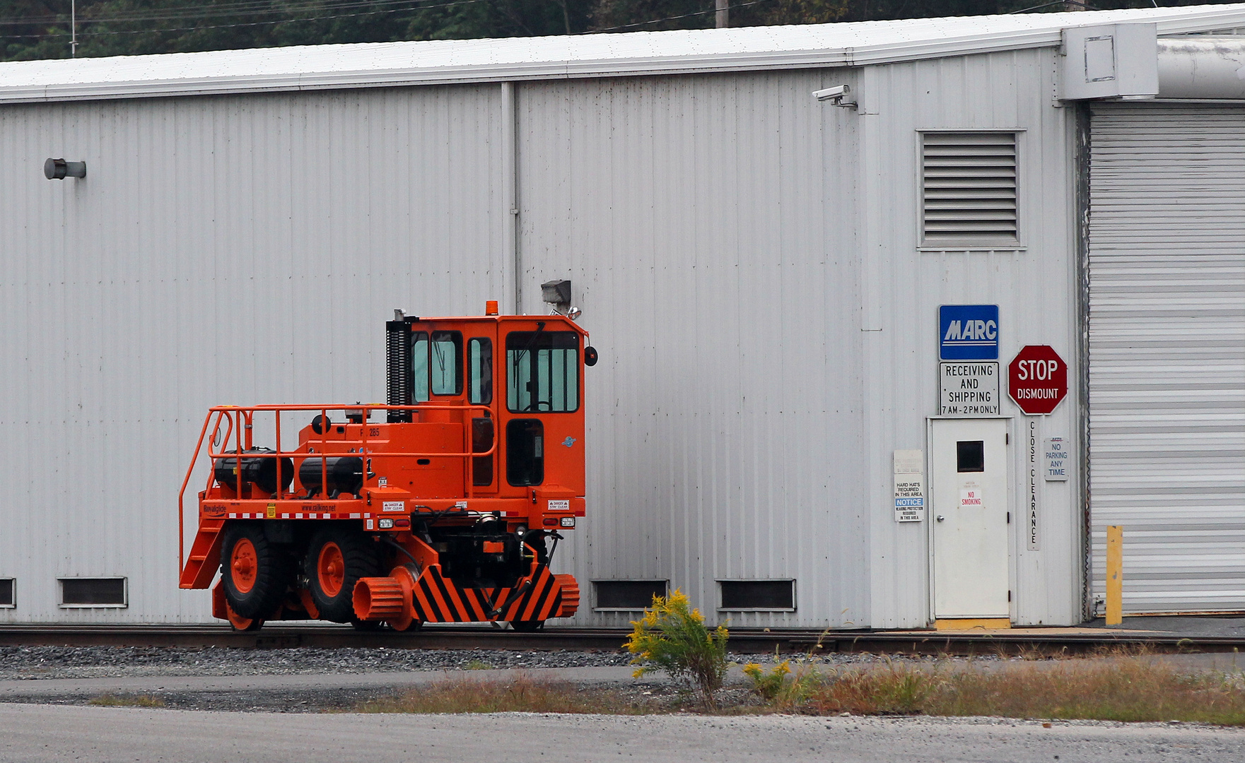 Mobile Railcar Mover "Rail King", MARC Yard, Brunswick, Maryland, USA ...