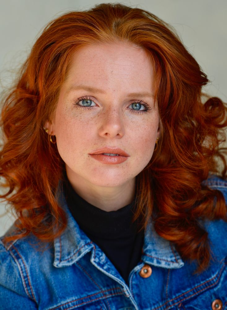 Model Widget in Jeans Foto & Bild | studio, indoor, girl Bilder auf ...