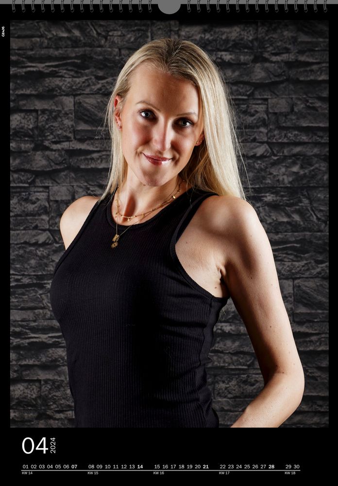 Modelkalender April 2024 Foto & Bild | erwachsene menschen, portraits erwachsener, studio Bilder ...