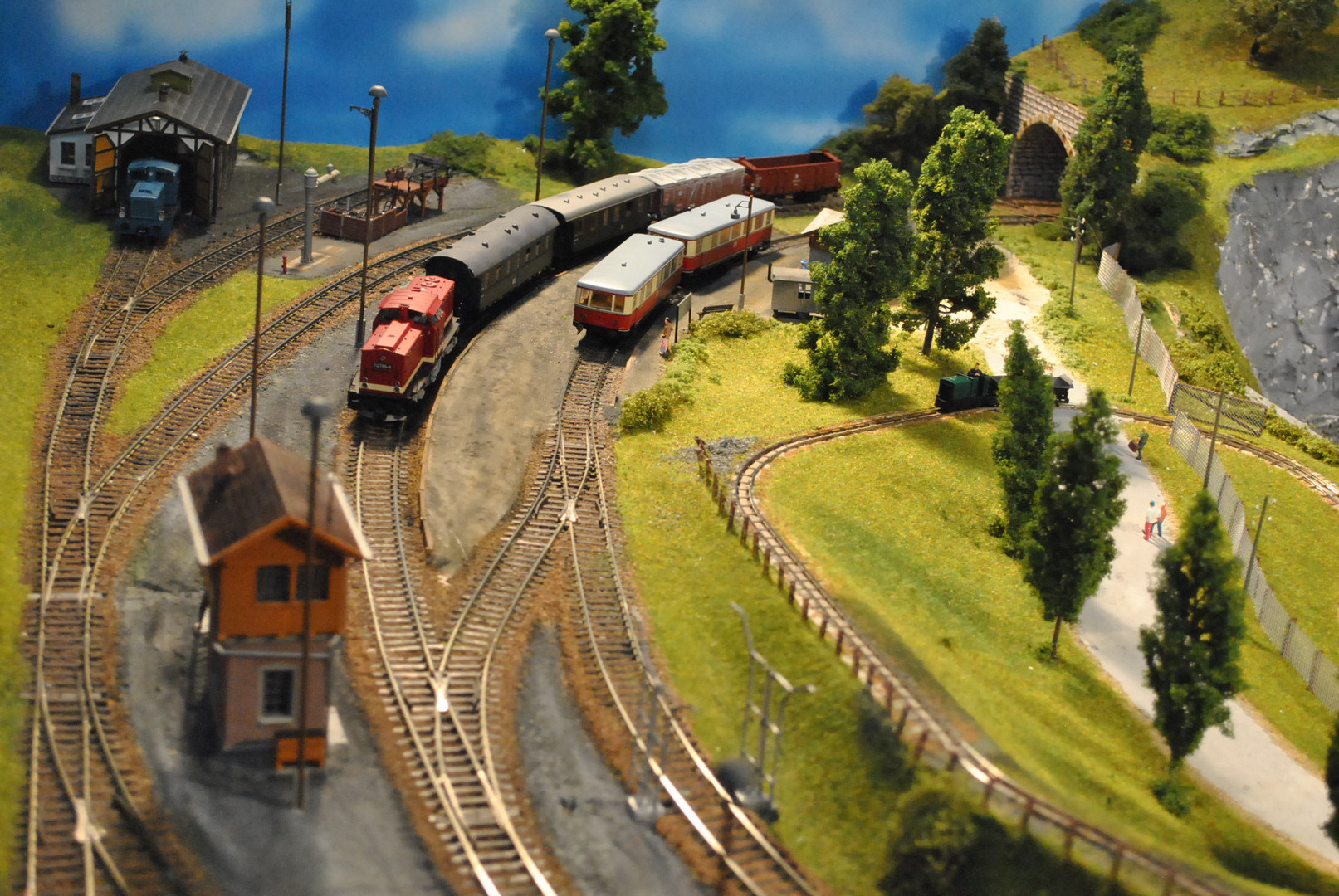 Modelleisenbahnanlage Foto & Bild | eisenbahn, thüringen, technik ...