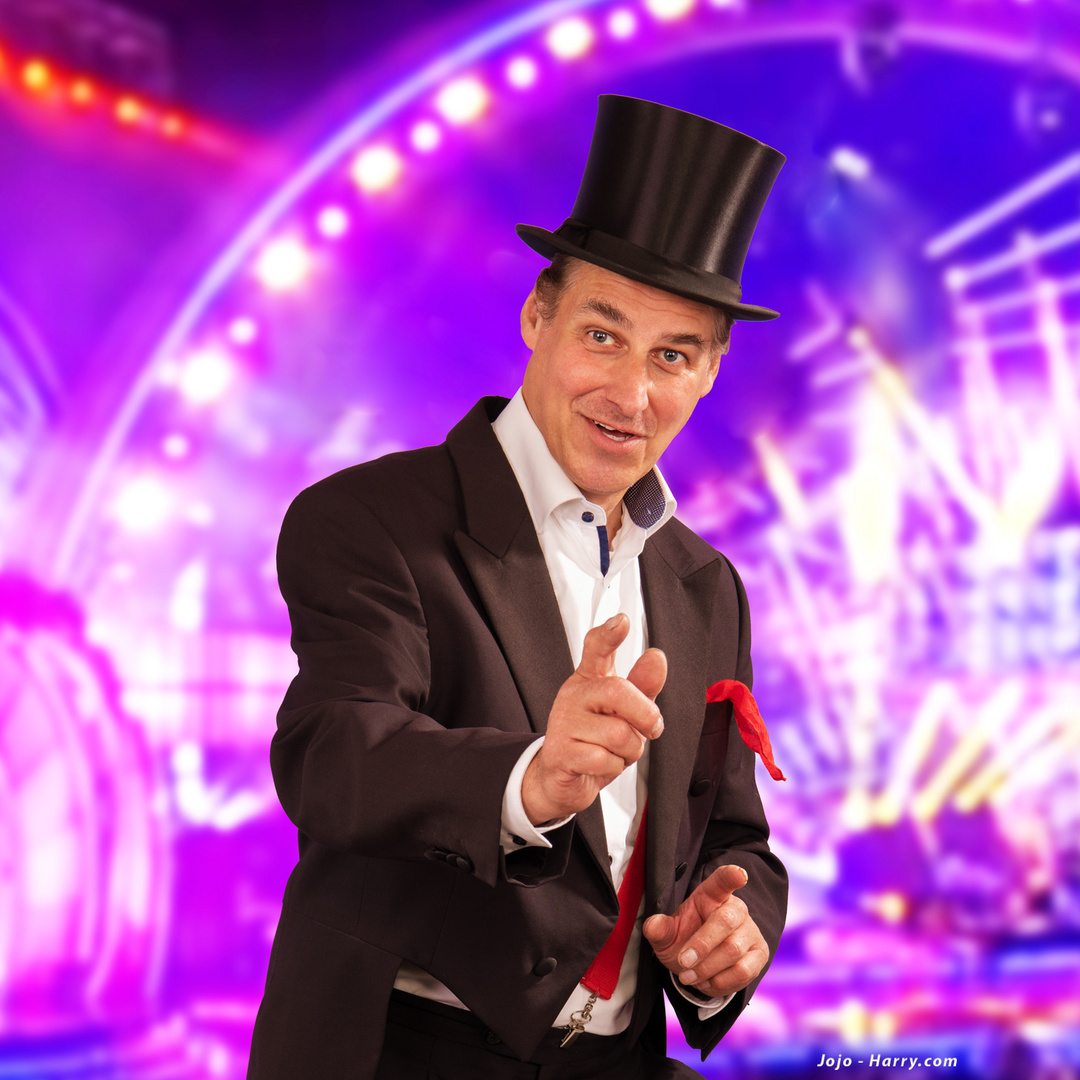Moderator Show Event Foto Bild Live Menschen Show Bilder Auf Moderator Show Event Foto Bild Live Menschen Show Bilder Auf