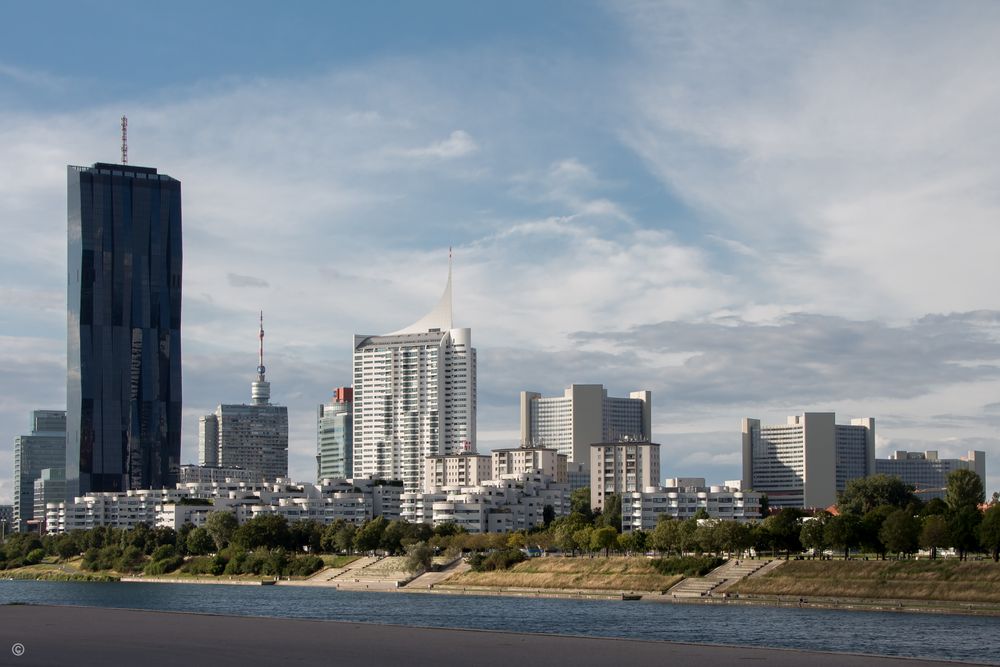 Modernes Wien Foto & Bild | architektur, stadtlandschaft, stillleben ...