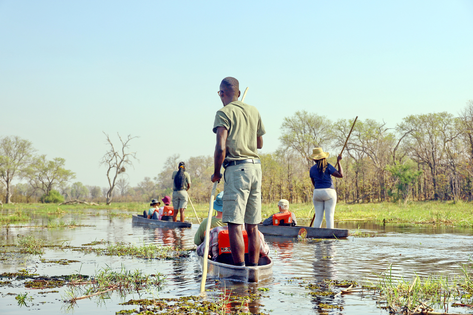 Mokoro-Fahrten im Okavangodelta Foto & Bild | erwachsene, africa ...