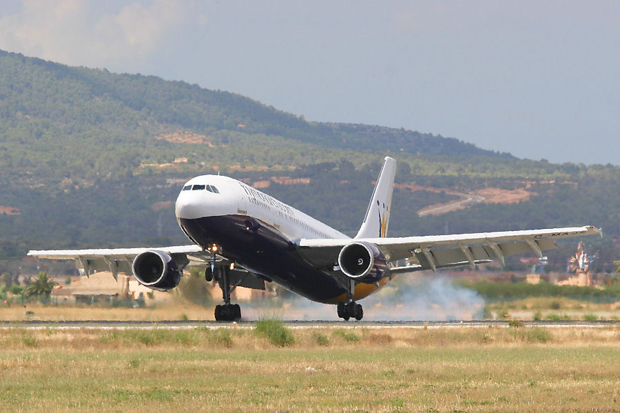 Monarch A300-600R Foto & Bild | luftfahrt, passagiermaschinen, verkehr ...