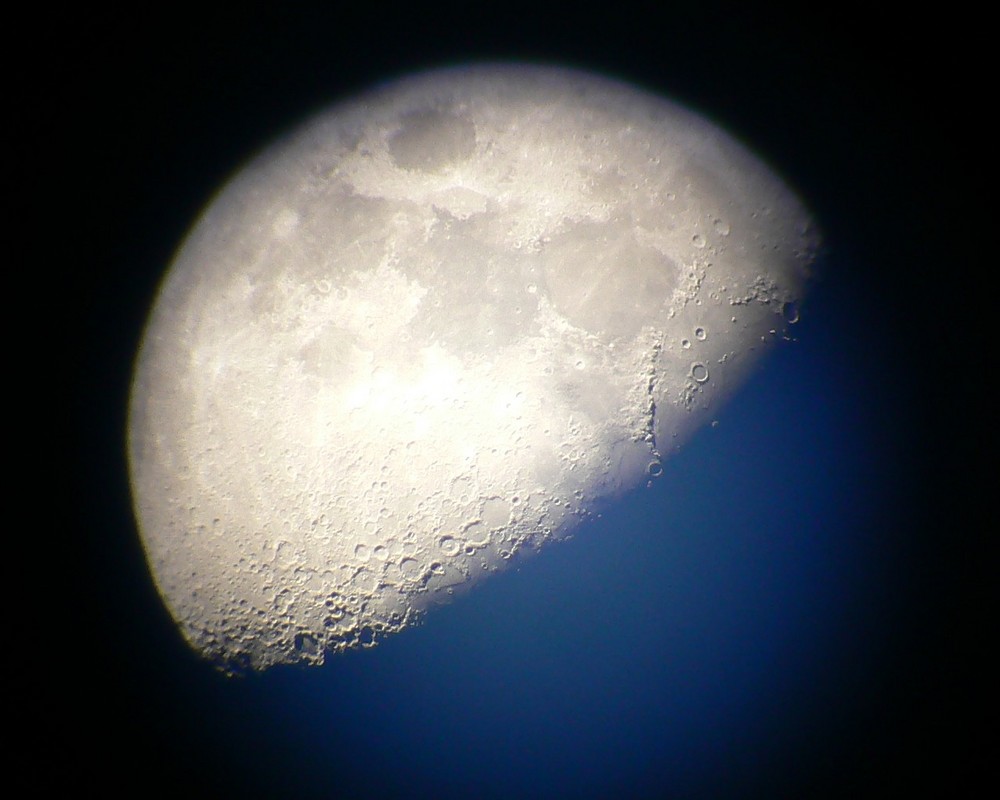 Mond am Abendhimmel Foto & Bild | mondaufnahmen, himmel & universum ... Mond am Abendhimmel Foto & Bild | mondaufnahmen, himmel & universum ...
