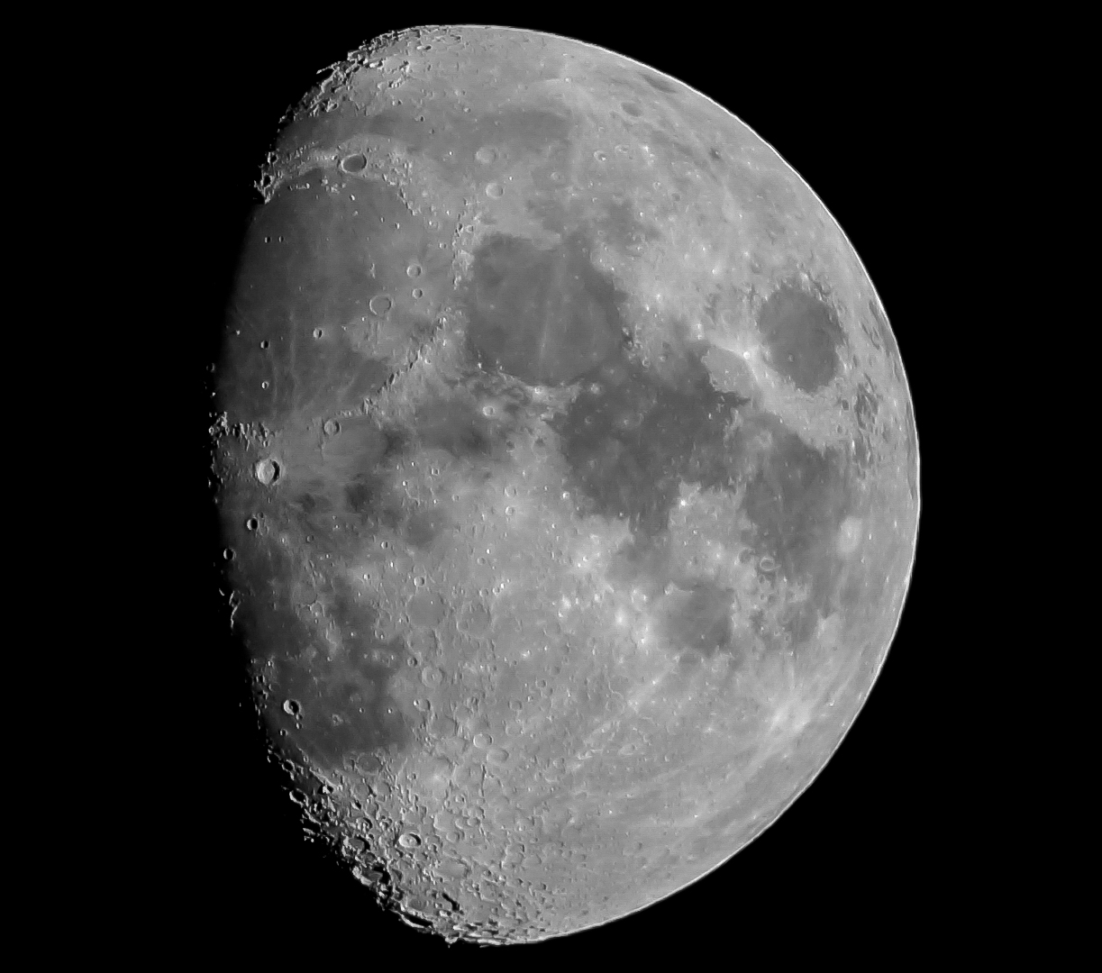 Mond vom 09.02.2014 in SW Foto & Bild | mondaufnahmen, himmel ...