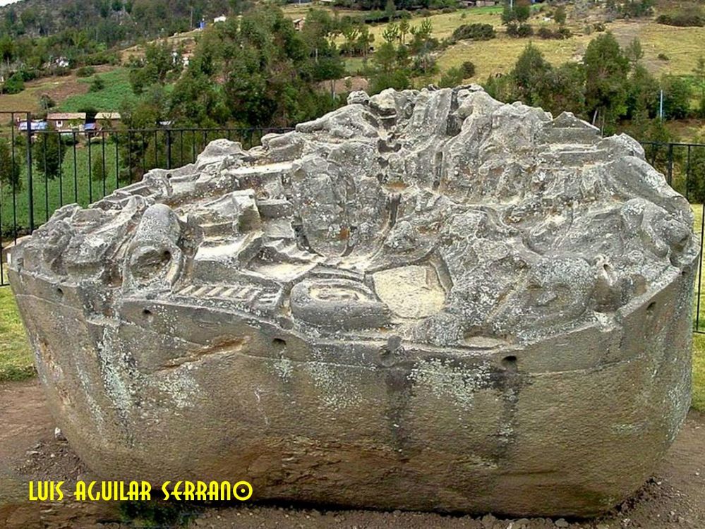 MONOLITO DE SAYWITE ó PIEDRA DE SAYWITE Imagen & Foto | tarjetas ...