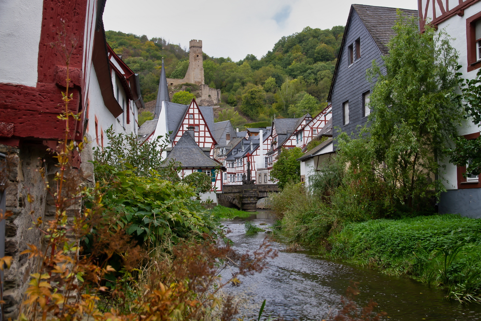Monreal am Elzbach Foto & Bild | landschaft, lebensräume, bach, fluss ...