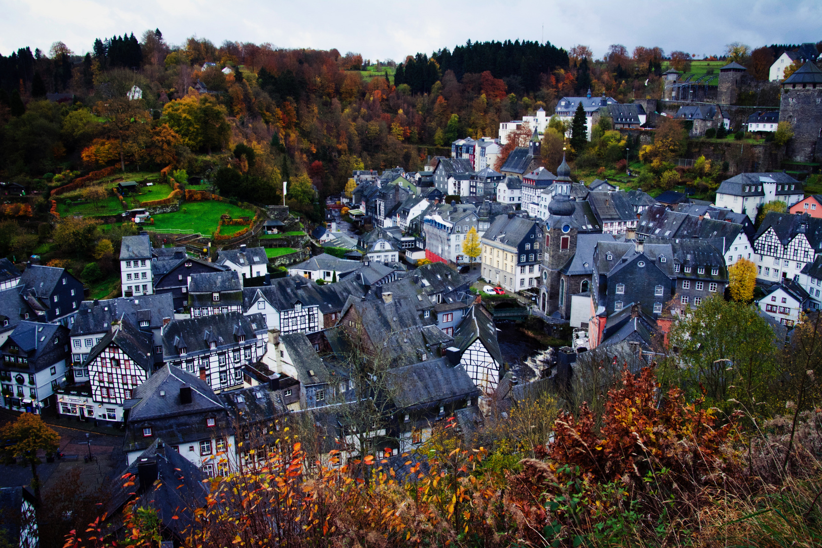 Monschau im Herbst Foto & Bild | architektur, landschaft, jahreszeiten ...