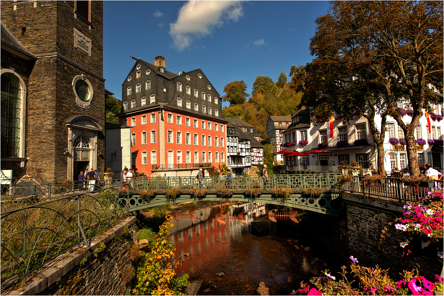 Monschau in bunt Foto & Bild | architektur, deutschland, europe Bilder ...