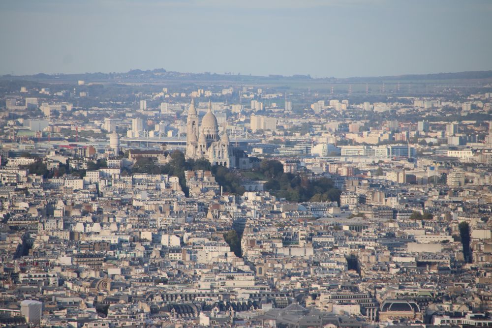 Montmartre, Blick von ferne Foto & Bild | europe, france, paris Bilder ...