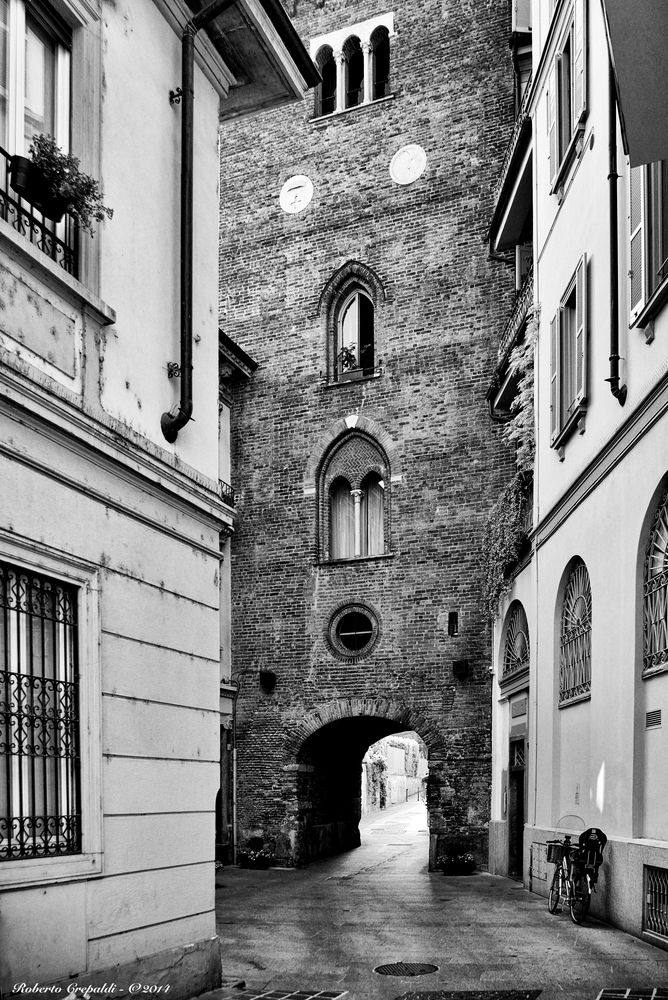 Monza, centro storico Foto % Immagini| la mia città, porta, finestre ...