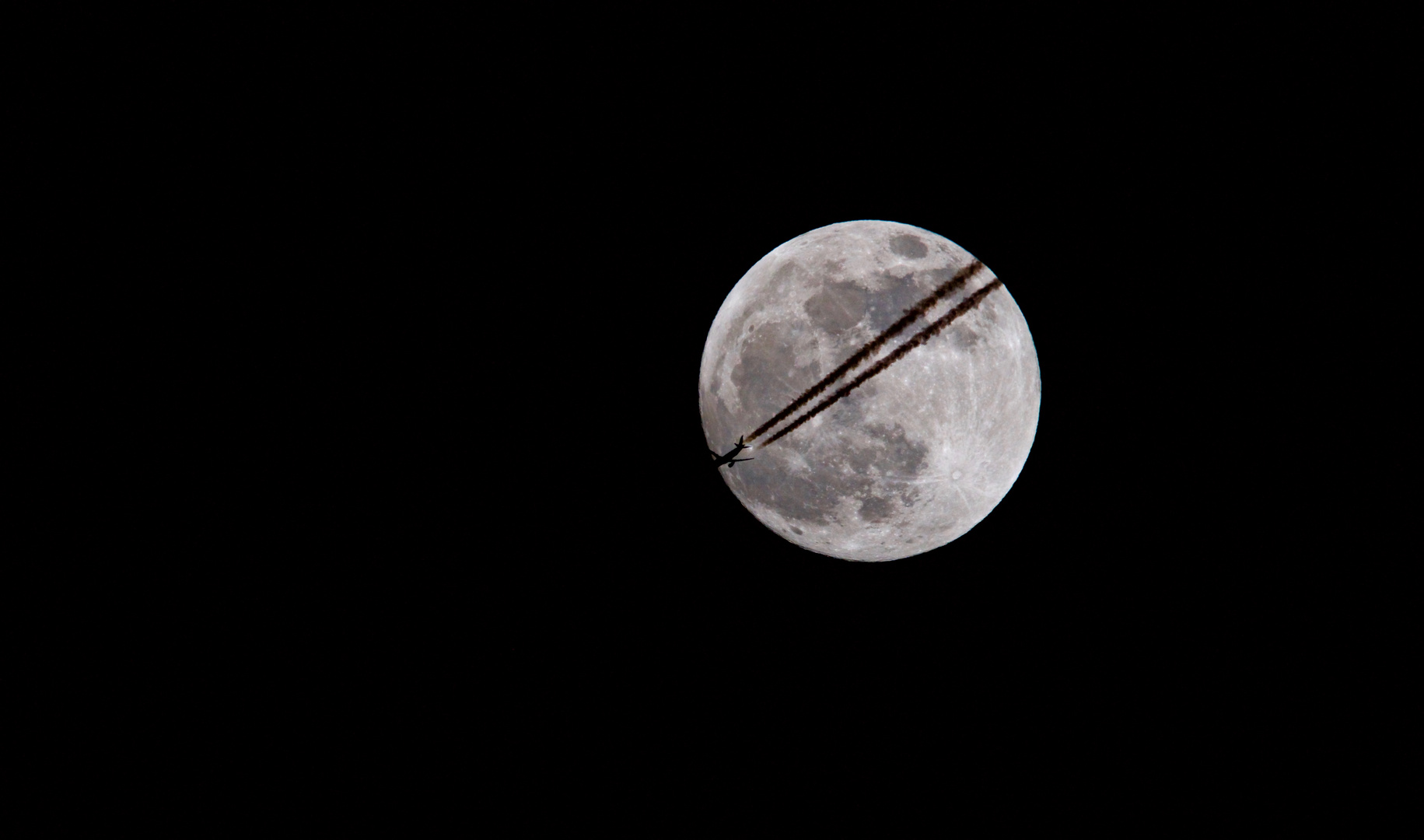 Moon, plane Foto & Bild | mondaufnahmen, himmel & universum, nacht ...