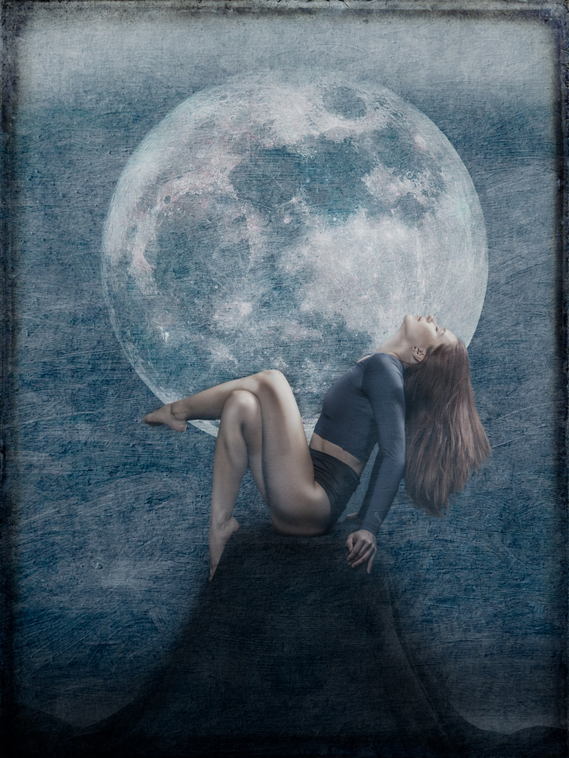 Moonchild_1 Foto & Bild | fotomontage, fantasy mystery, surreal Bilder auf fotocommunity