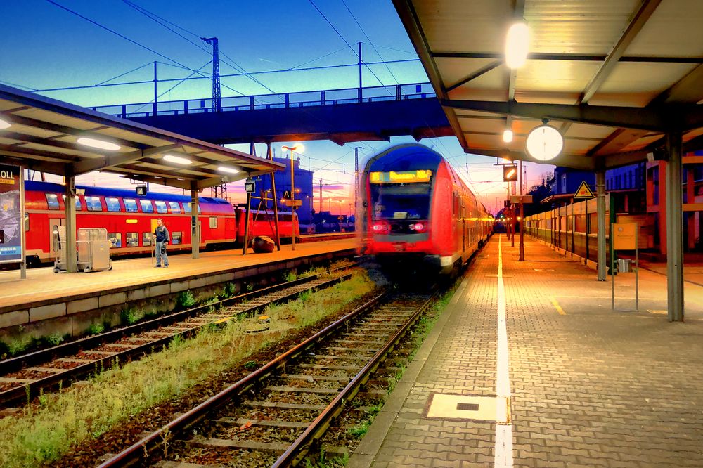 Morgens am Plattlinger Bahnhof Foto & Bild | iphone, handy, bahnhof ...