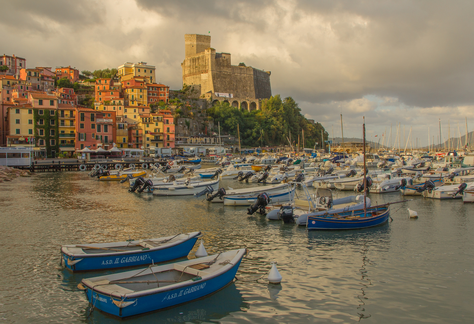Morgens in Lerici Foto & Bild | europe, italy, vatican city, s marino ...