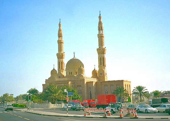 Moscheen an jeder Ecke der Emirate Foto & Bild | asia, middle east ...