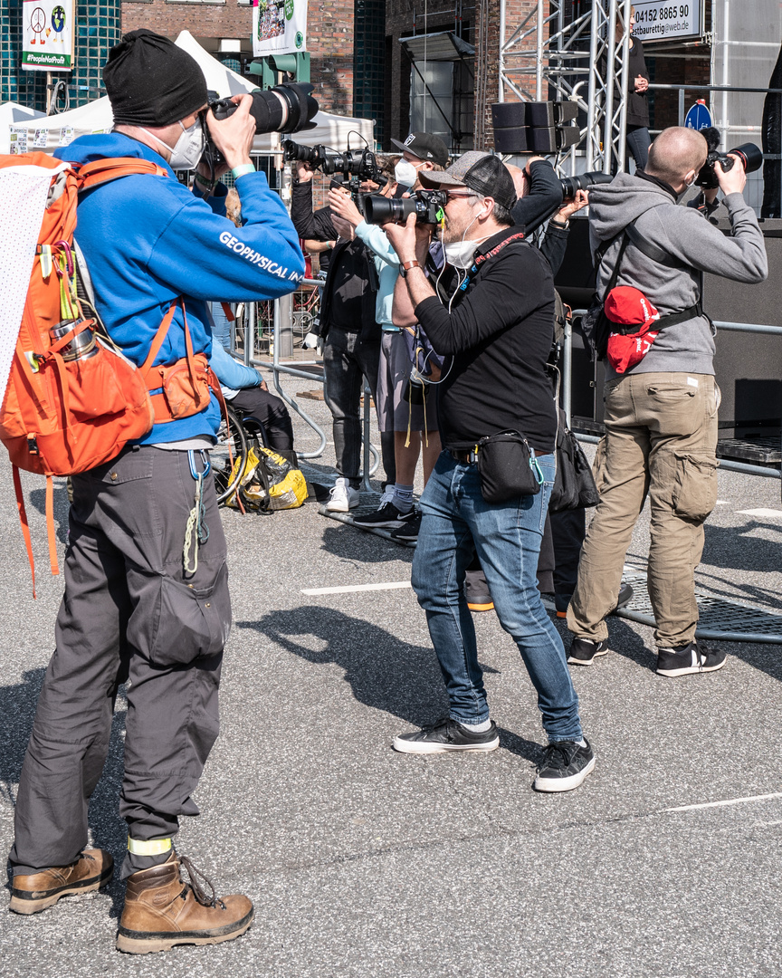 Motive rundherum Foto & Bild | erwachsene menschen, streetfotografie mit menschen, menschen bei ...