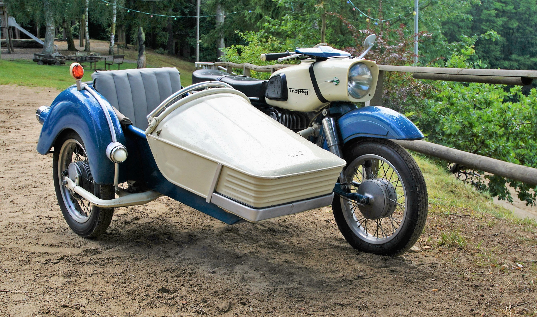 Motorrad mit Beiwagen - Wie dazumal. Foto & Bild | autos & zweiräder ...