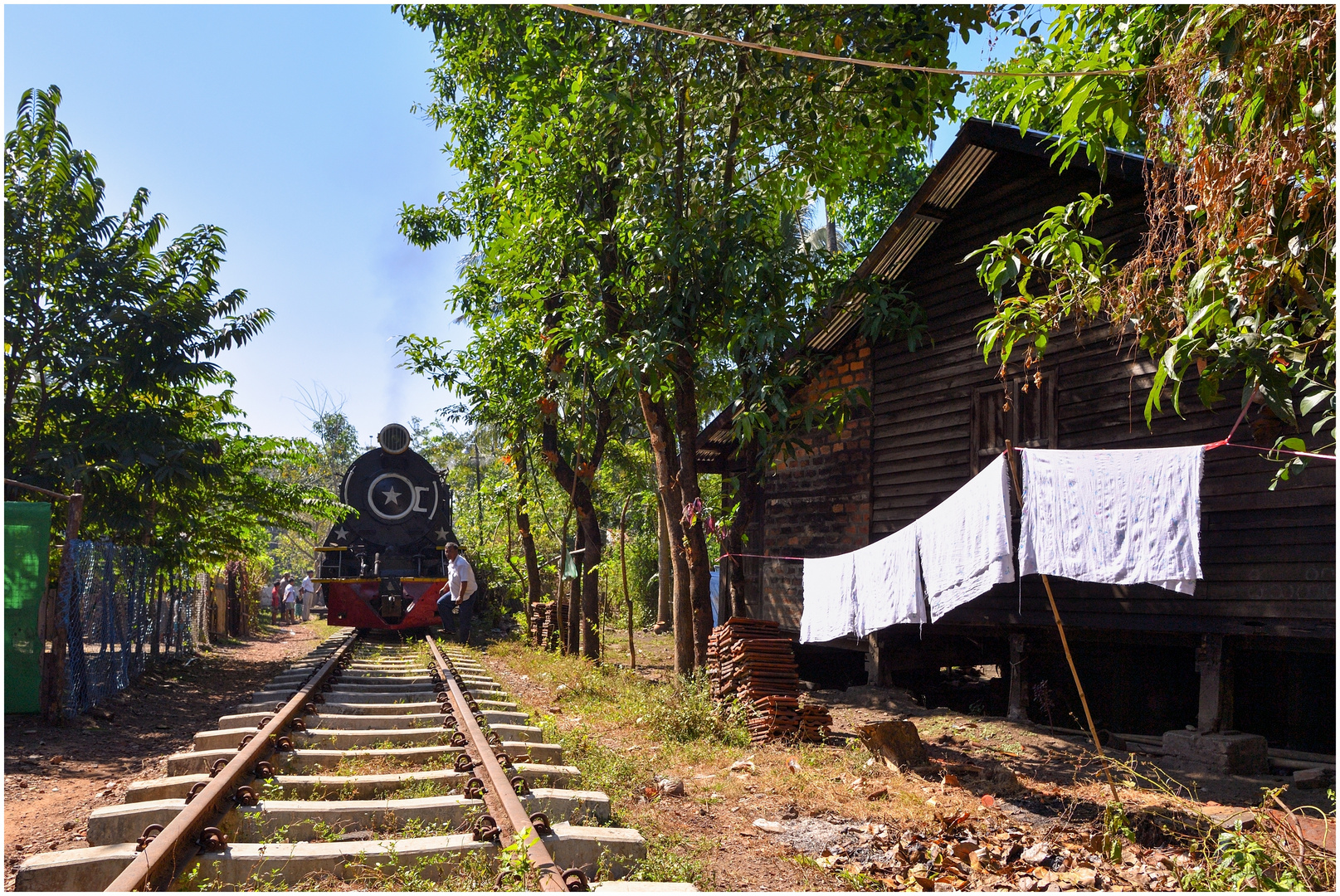 Mottama Depot IX - Im Gleisdreieck Foto & Bild | myanmar, burma, birma ...