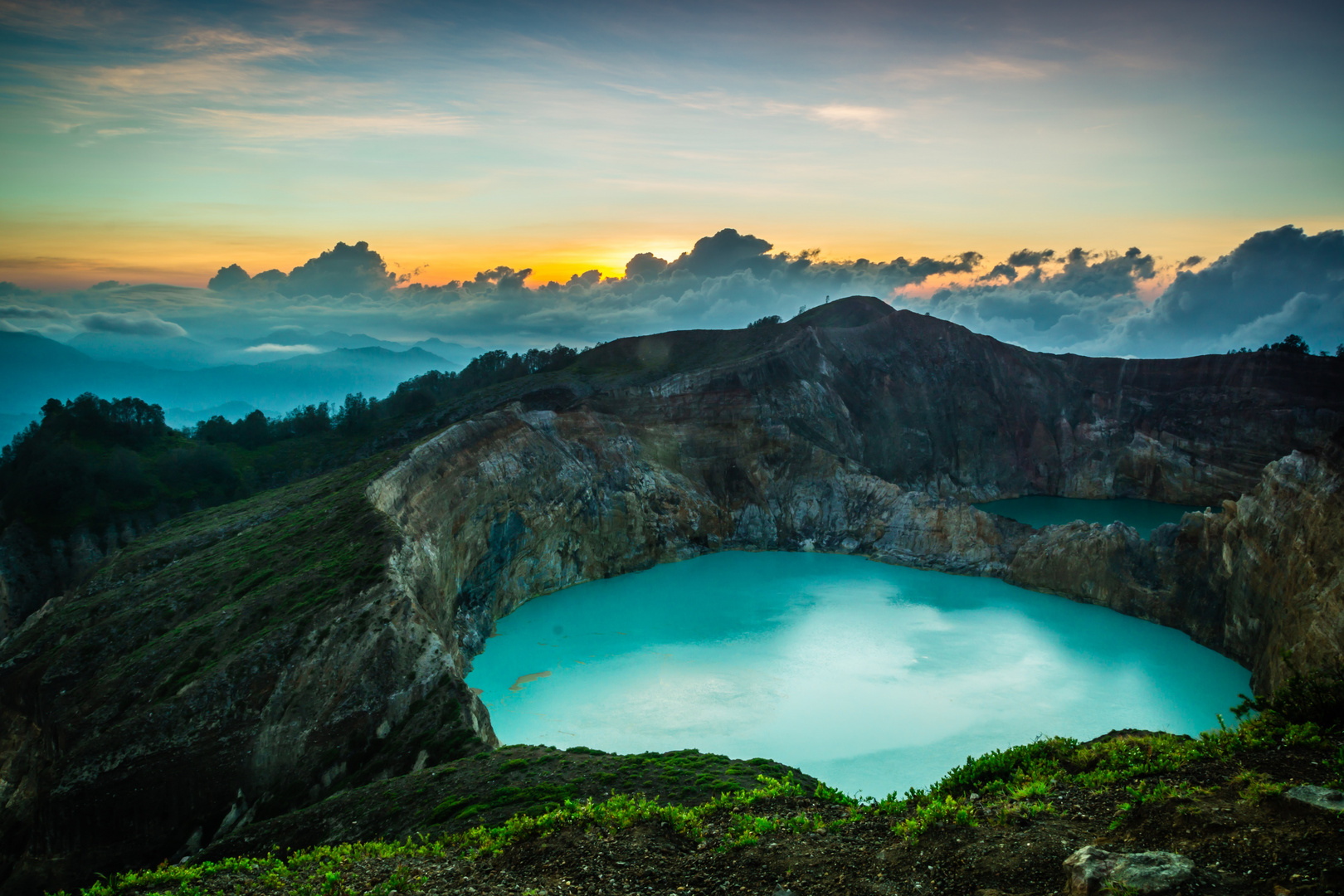 Mount Kelimutu Foto & Bild | sonnenaufgang, natur, flores Bilder auf ...