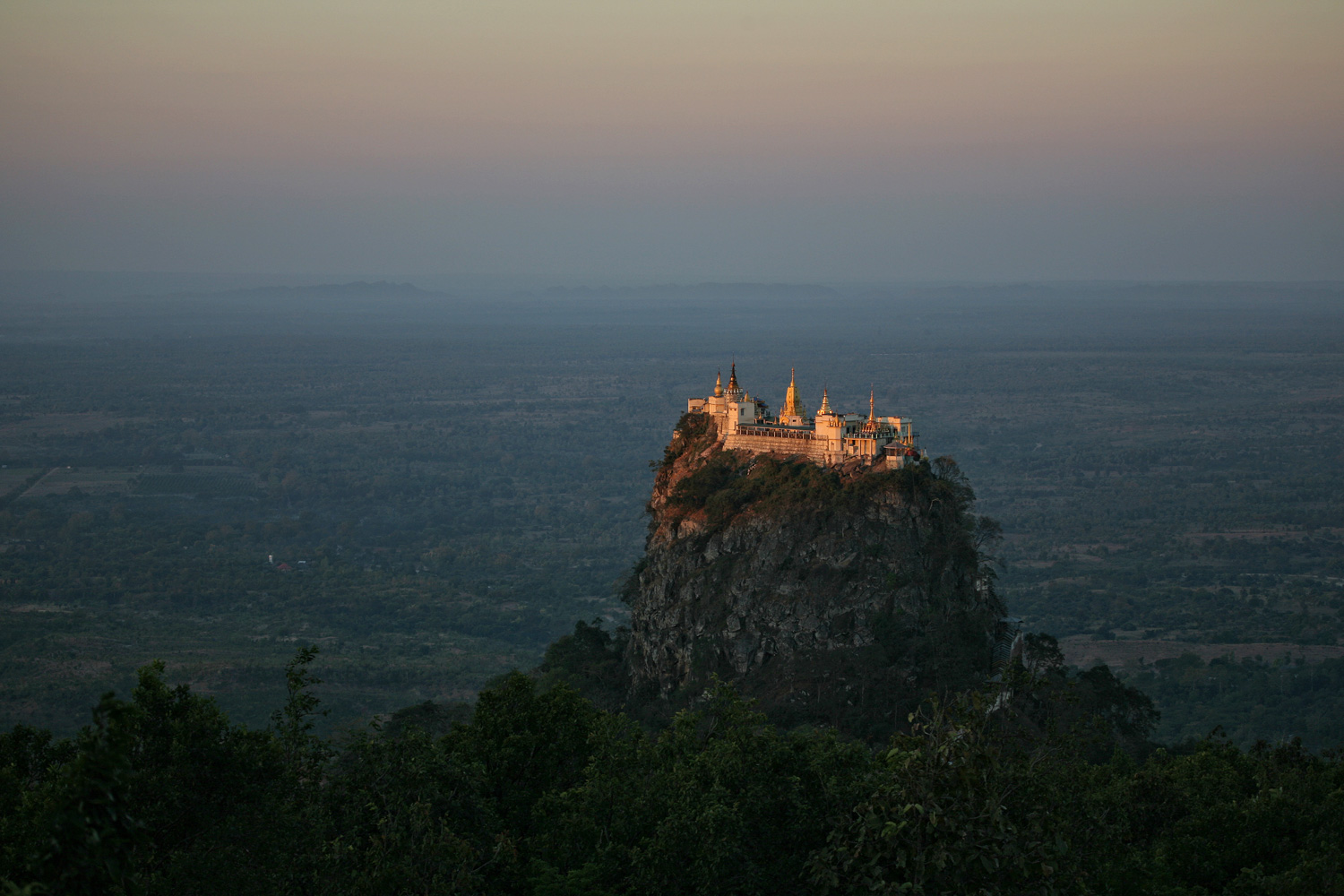 Mount Popa Foto & Bild | world, sonnenaufgang, morgenstimmung Bilder ...
