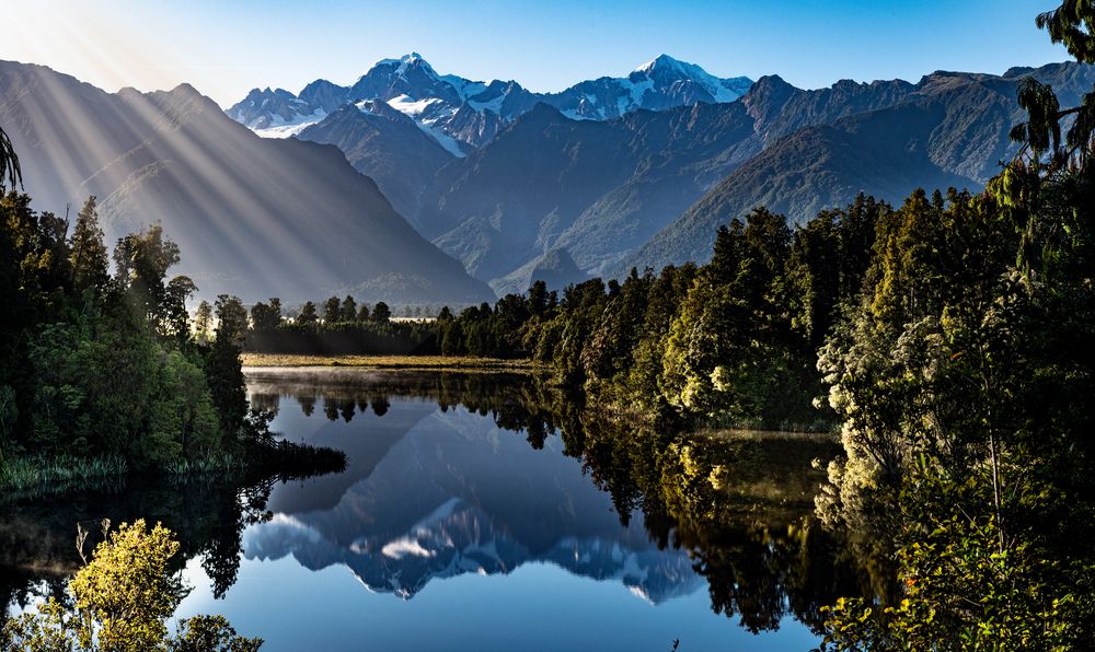 Mount Tasman und Mount Cook gespiegelt im Lake Matheson Foto & Bild ...