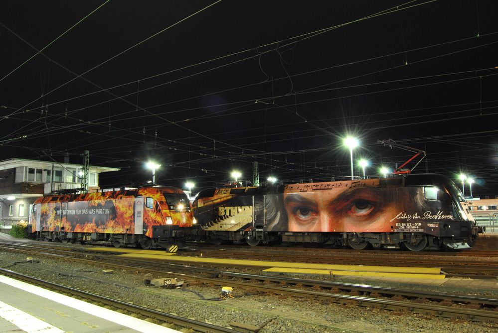 MRCE 182 510-8 + MRCE 182 572-8 Foto & Bild | nikon, bahn, flammen ...