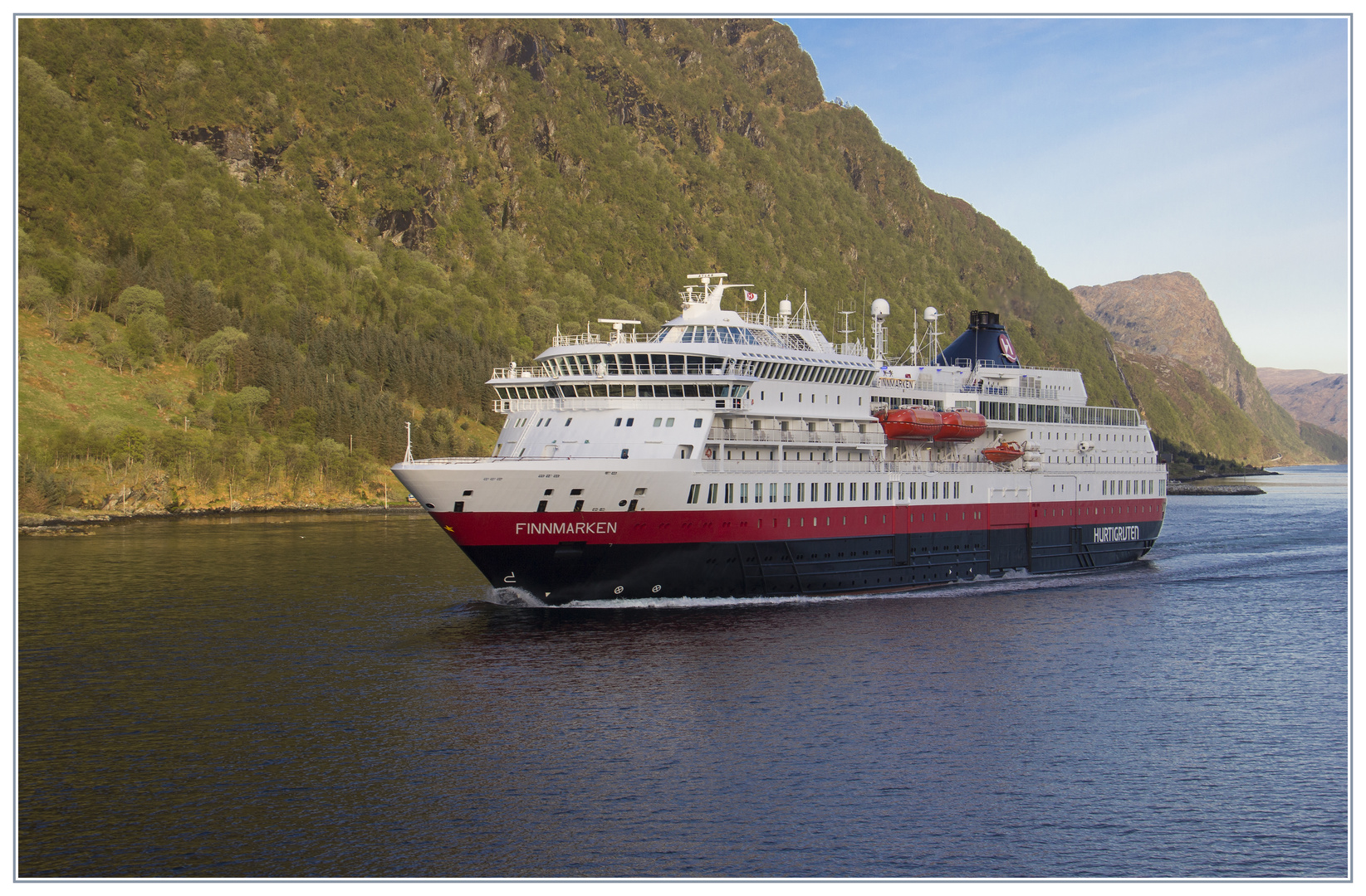 MS Finnmarken #001 (reloaded) Foto & Bild | ship, norwegen, industrie ...