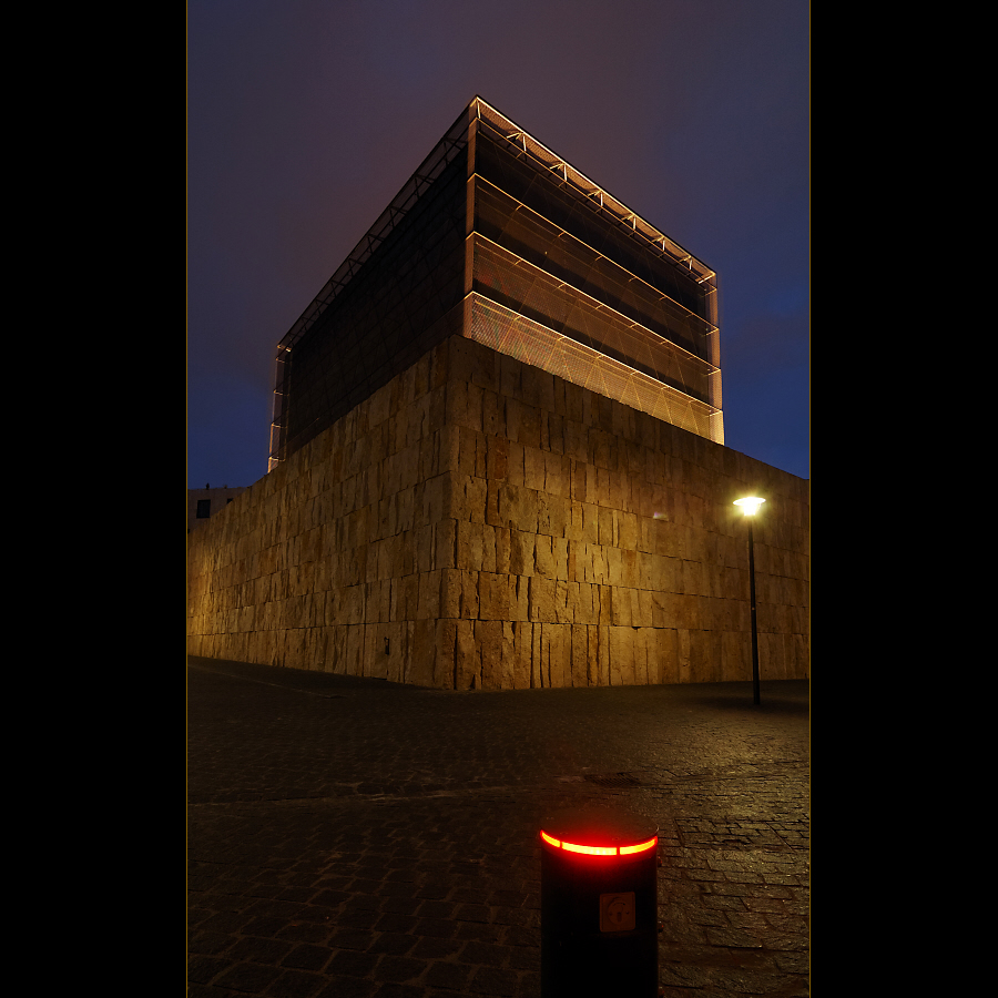 MUC - 4 Foto & Bild | architektur, architektur bei nacht, muc Bilder ...