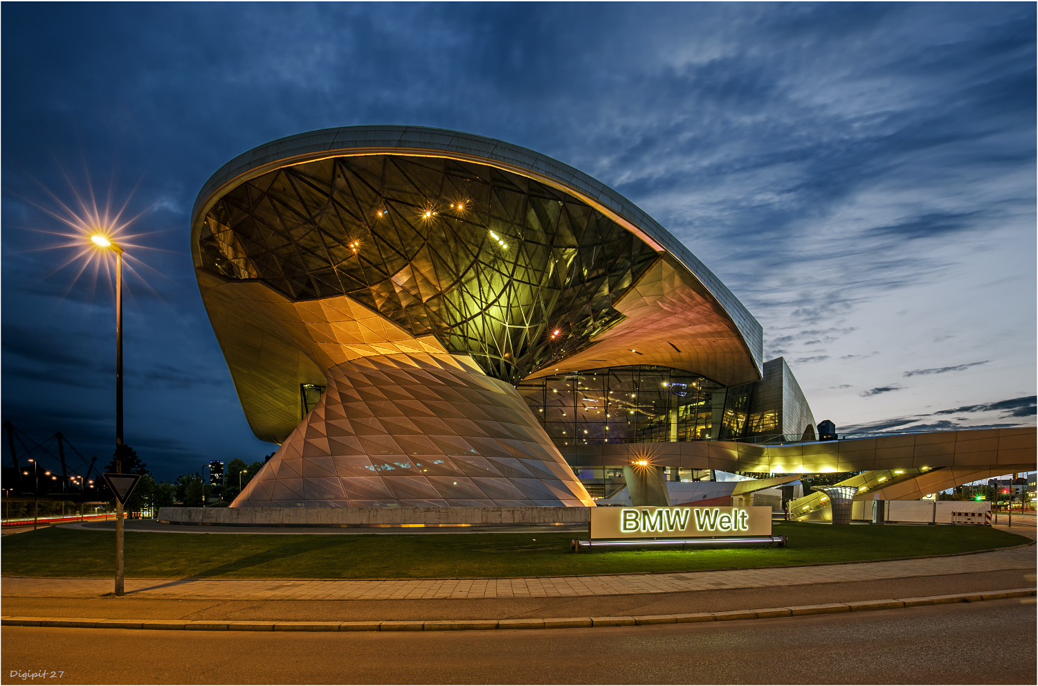 München BMW 2018-01 Foto & Bild | world, münchen, strasse Bilder auf ...