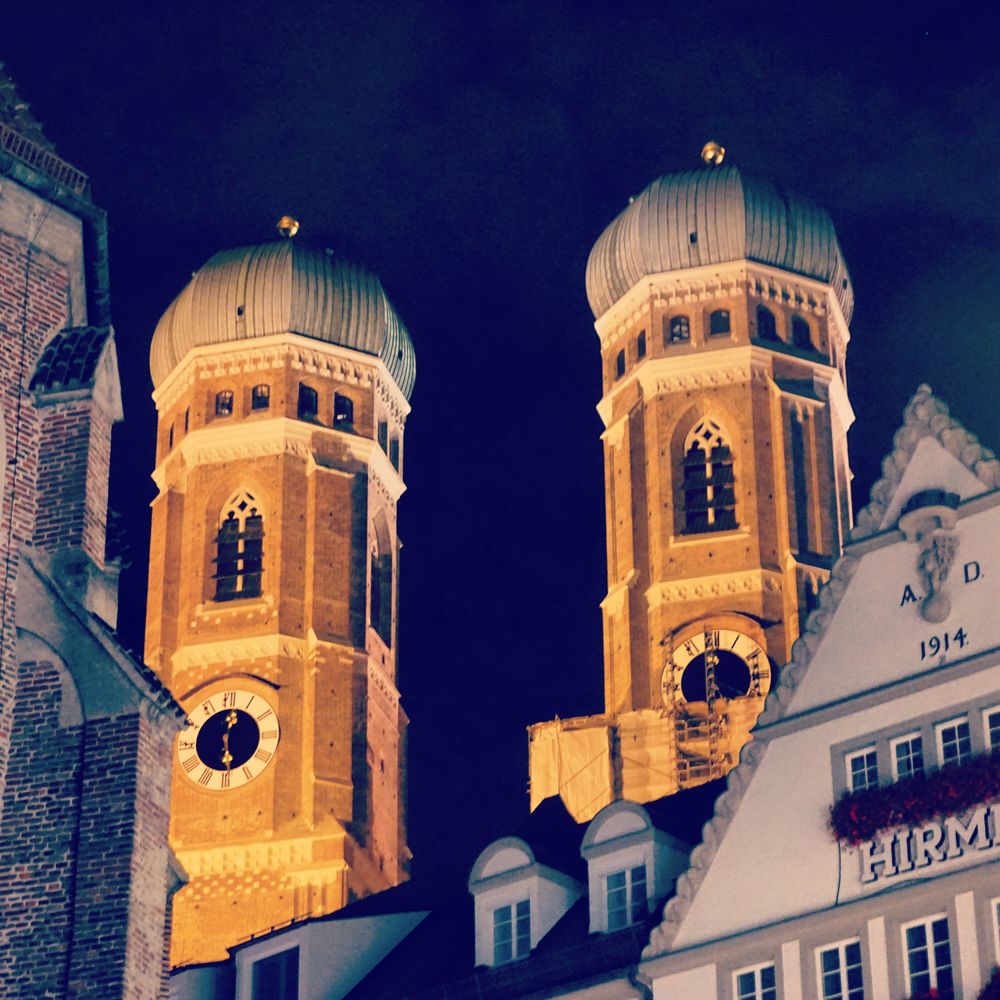München Frauenkirche bei Nacht Foto & Bild | architektur, stadtlandschaft, stadtlandschaften bei ...