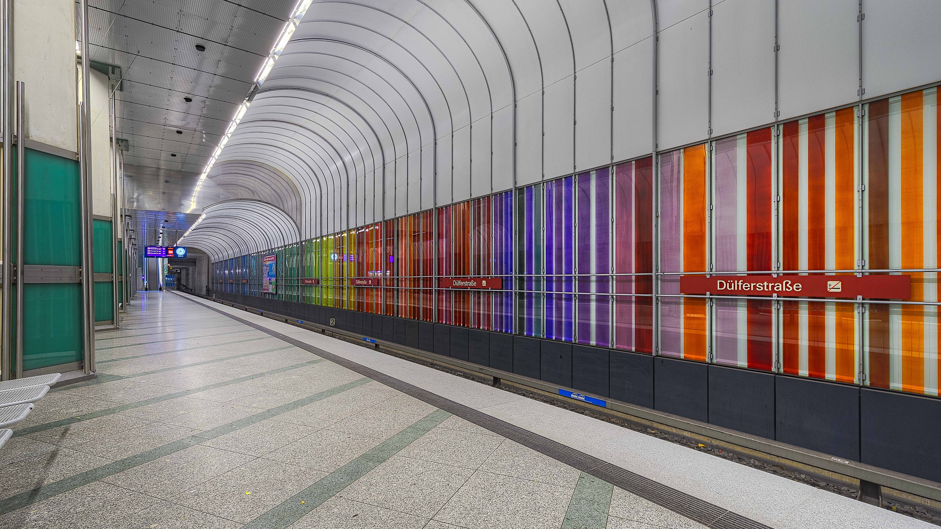 München, Linie U2, Station 'Dülferstraße' Foto & Bild | architektur ...