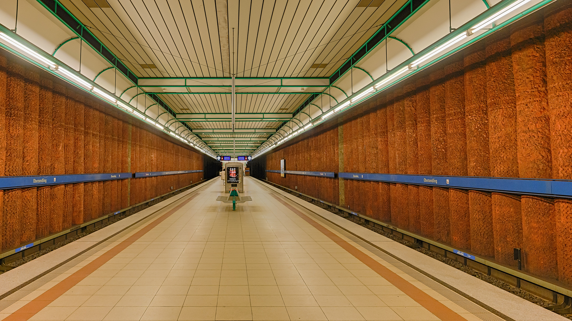 München, Linie U3, Station 'Obersendling' Foto & Bild | architektur ...