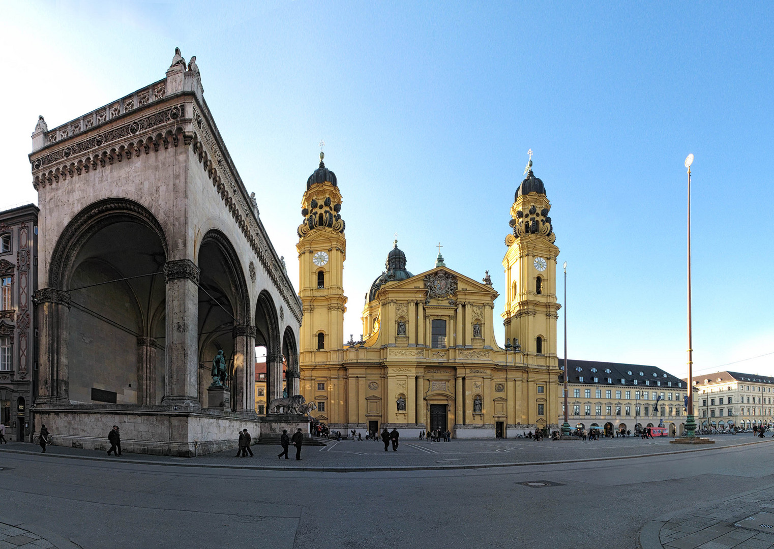München Odeonsplatz Feldherrnhalle Theatinerkirche Foto & Bild | architektur, stadtlandschaft ...