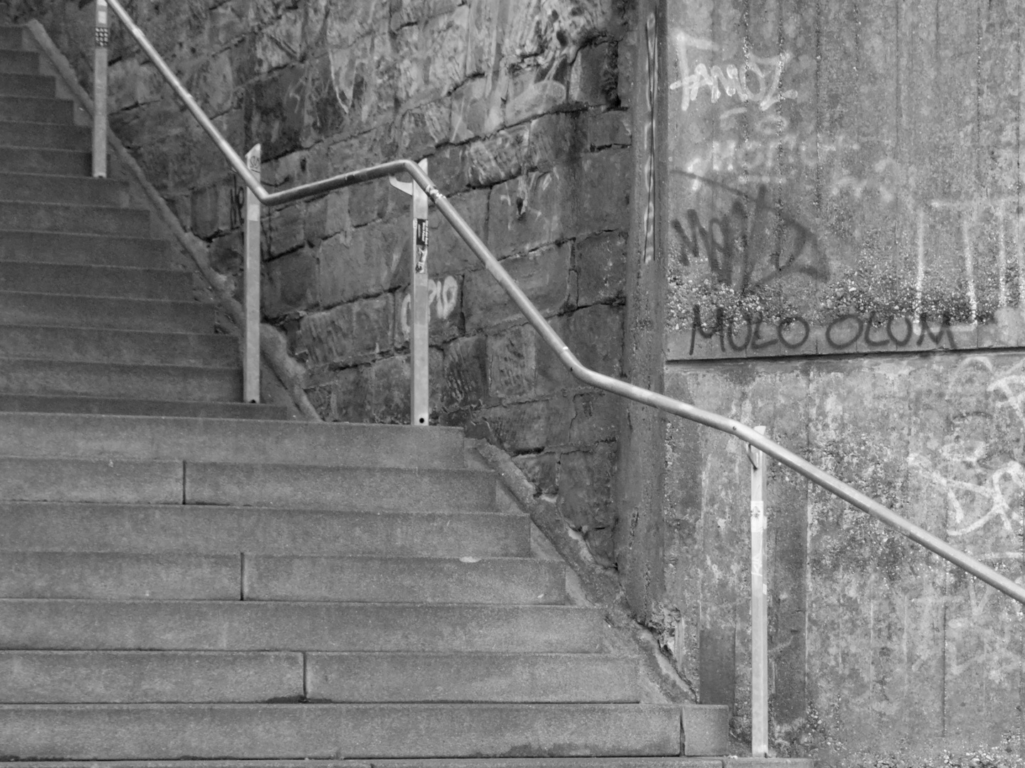 MULO OLUM Foto & Bild | streetfotografie ohne menschen, tristesse, sw ...