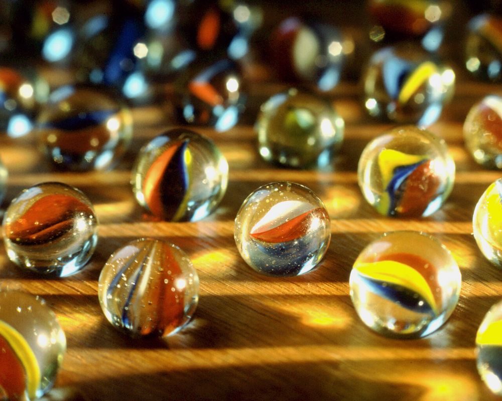 Murmeln Foto & Bild | stillleben, spiele, analoge fotos Bilder auf ...