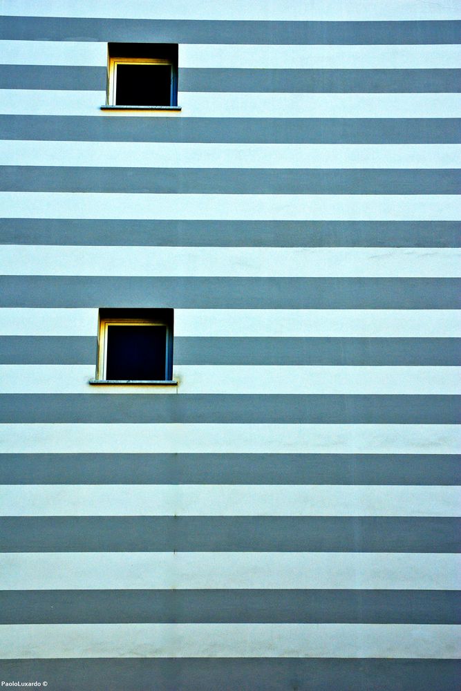 muro a righe Foto % Immagini| architetture, minimalismo, soggetti Foto ...