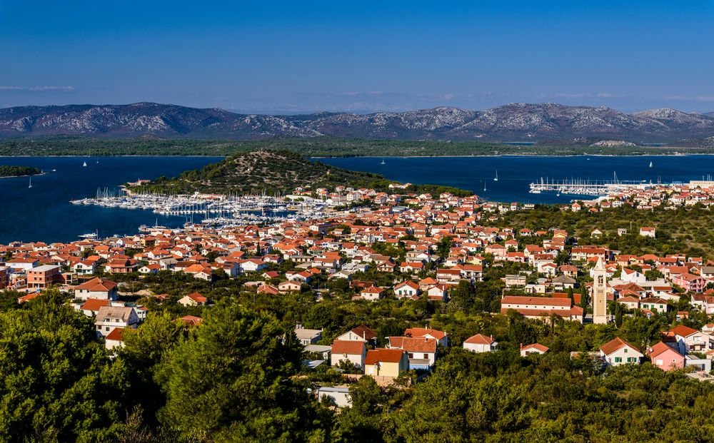 Murter Stadt 2, Insel Murter, Dalmatien, Kroatien Foto & Bild | himmel ...